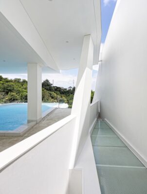 Z Line House, a Unique Architectural Landmark by MSSM Associates