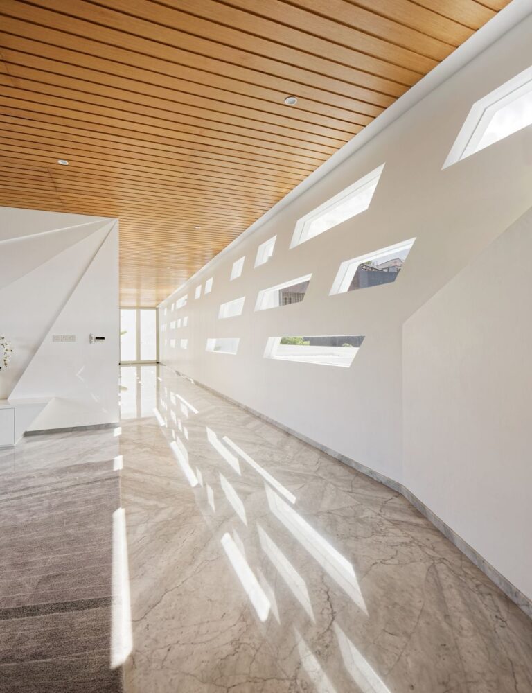 Z Line House, a Unique Architectural Landmark by MSSM Associates