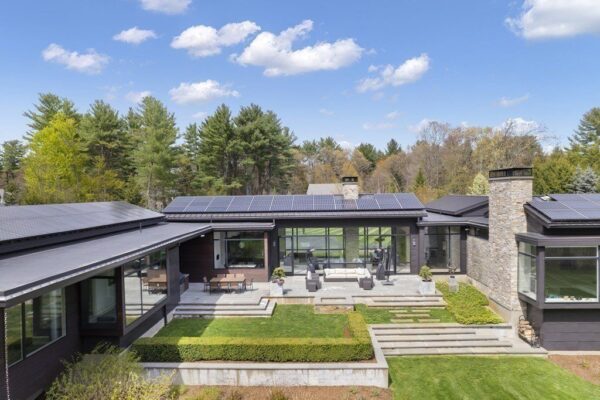 $8.45 Million Luxury Home in Weston, Massachusetts: Seamless Indoor ...