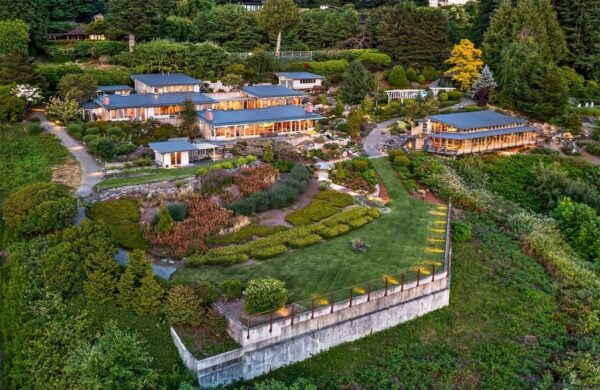 Exquisite Elford West Edge Estate: Waterfront Luxury Crafted by Cutler Anderson in Seattle ...