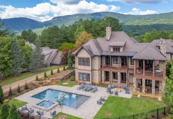 Golf Lover's Paradise: $2.195 Million Dream Home Above 11th Green in ...