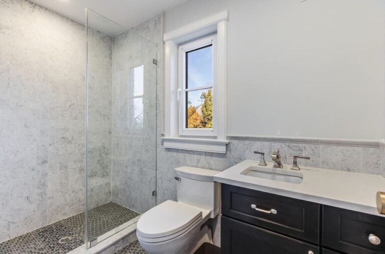 Luxurious New York Living: Impeccable Young Brick Colonial in Lawrence ...