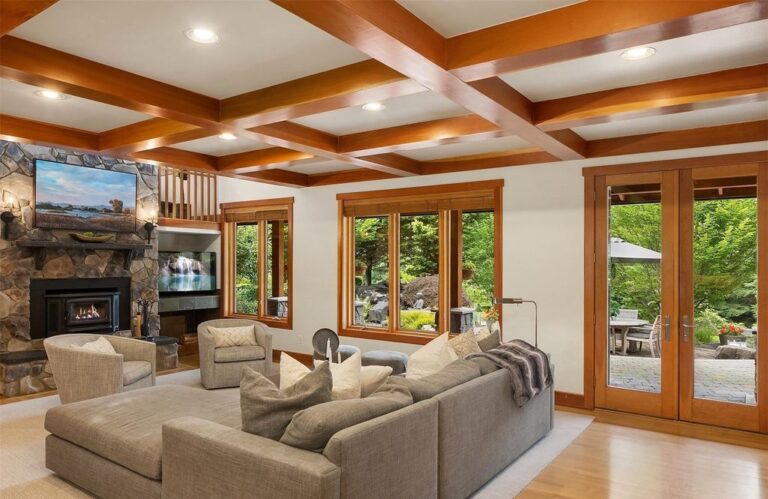 Luxurious Uplands Home in North Bend, Washington with Breathtaking ...