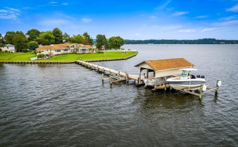 Severn River Landmark: $3.75 Million Entertainer's Paradise in ...