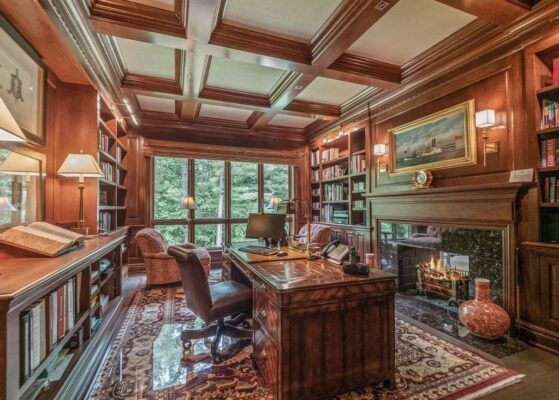 Timelessly Elegant Ranch Home on 1.5 Acres in Bloomfield Hills ...