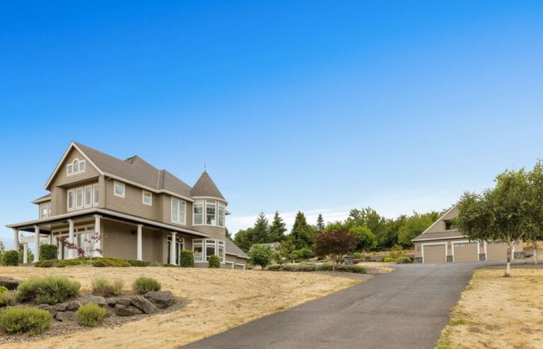 Tranquil Dream Home with Panoramic Mountain Views in Cornelius, Oregon ...