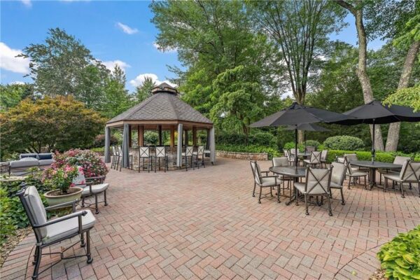 Unparalleled Tranquility: Secluded Estate with Luxurious Features on 20 ...