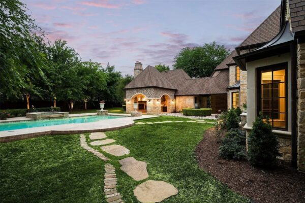 The Epitome of Tranquil Luxury Home in Dallas, TX: A Masterpiece on W ...