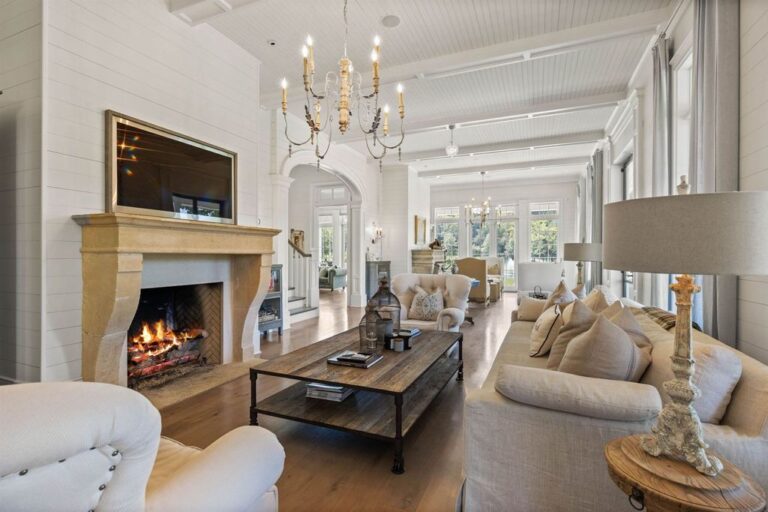 Countryside Paradise: Trophy Farm in Franklin, Tennessee Offers ...