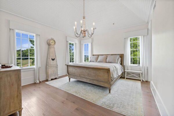 Countryside Paradise: Trophy Farm in Franklin, Tennessee Offers ...