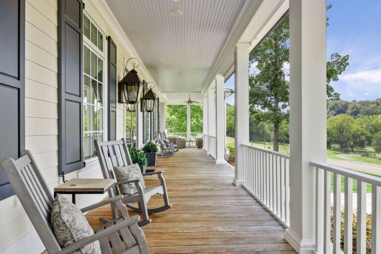 Countryside Paradise: Trophy Farm in Franklin, Tennessee Offers ...