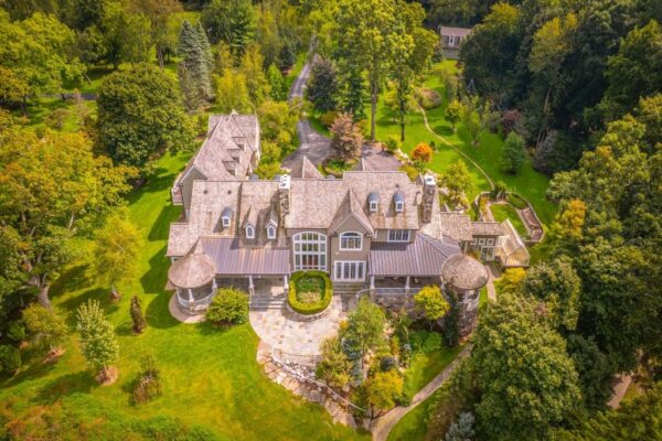 Embrace the Splendor: Unveiling a $4,499,000 Lakefront Estate in Lake ...