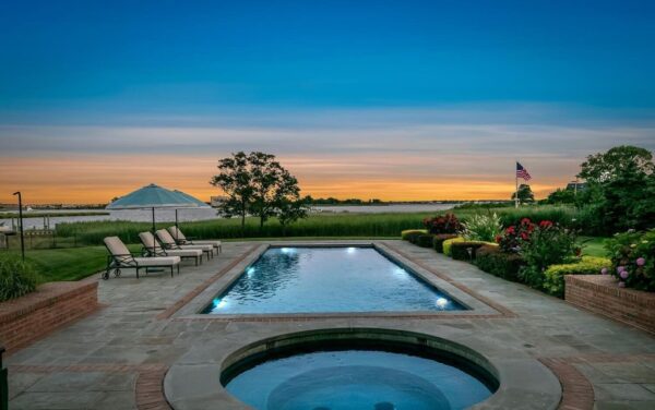 Luxurious Coastal Living: Extraordinary Waterfront Home in Rumson, New ...