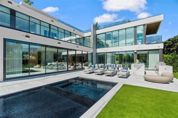A $45 Million Contemporary Retreat in Miami's Exclusive Bay Point ...