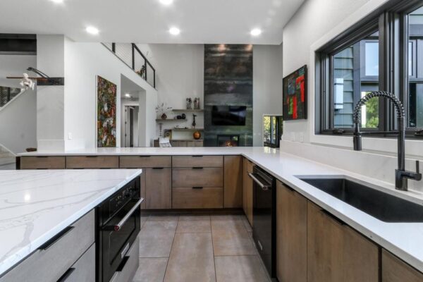 Architectural Digest-Worthy Modern Retreat in Lake Geneva, Wisconsin ...