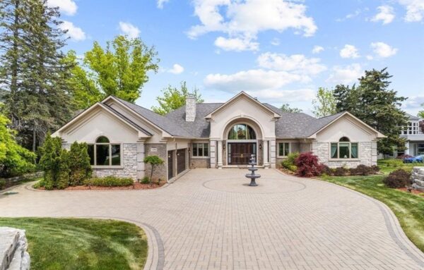Exceptional Custom-Built Waterfront Home in Bloomfield Hills, Michigan