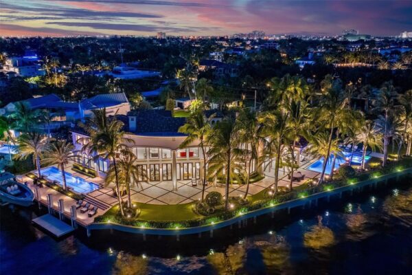 Fort Lauderdale's Finest: Waterfront Oasis in Seven Isles