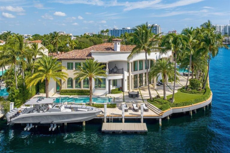 Fort Lauderdale's Finest: Waterfront Oasis in Seven Isles
