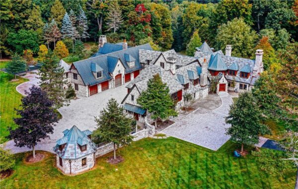 Luxury Chalet in Waite Hill, Ohio Offers Unmatched Elegance and Natural ...
