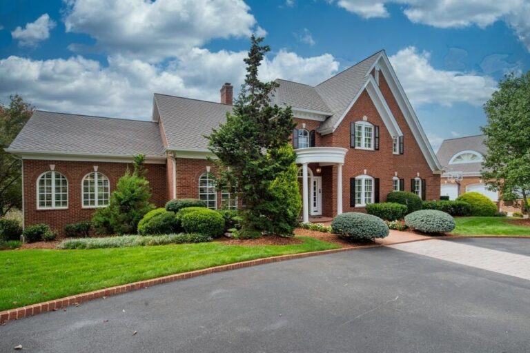 Outstanding Home on 5th Green of Tom Fazio-Designed Golf Course Listed ...