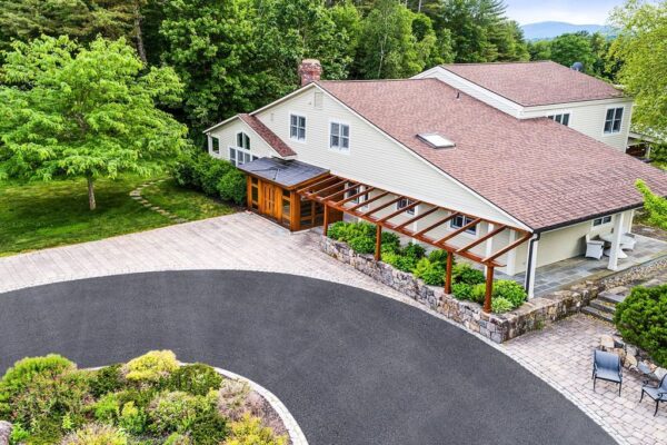 Shadow Fox Farm: Country Living with Premium Equestrian Facilities in ...