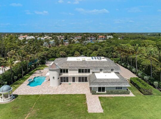 $29.9 Million for a Breathtaking 4-Bedroom Estate with 242 Feet of ...