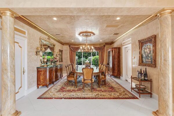 $29.9 Million for a Breathtaking 4-Bedroom Estate with 242 Feet of ...