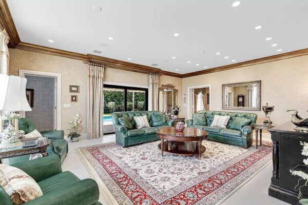 $29.9 Million for a Breathtaking 4-Bedroom Estate with 242 Feet of ...
