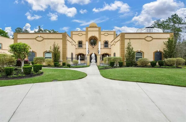 Secluded Luxury: Beautiful 10.5-Acre Estate Home in Waller, TX for ...