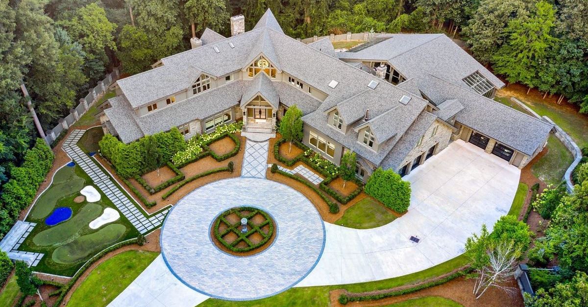 Awe-Inspiring Modern Compound in Atlanta, Georgia - An Entertainer's ...