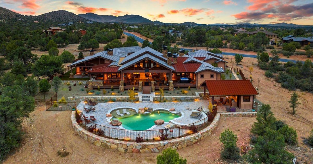 Luxury Ranch Compound: A Desert Oasis of Elegance and Unrivaled Views ...