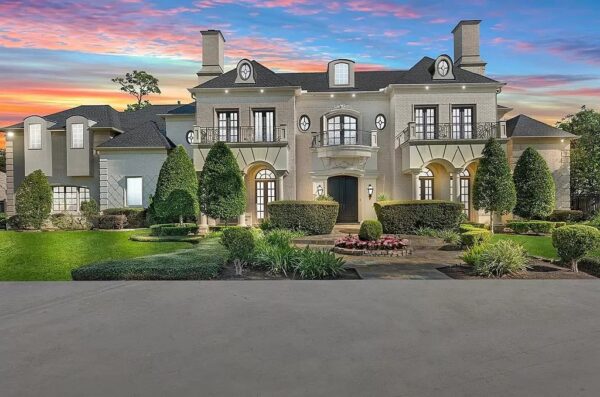 Luxury Redefined: A 5-Beds Home in Houston, Priced at $4,599,900 ...