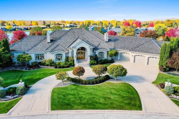 A Majestic All-Brick Hillside Ranch Mansion on 3 Lake Largo Lots ...