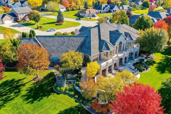 A Majestic All-Brick Hillside Ranch Mansion on 3 Lake Largo Lots ...