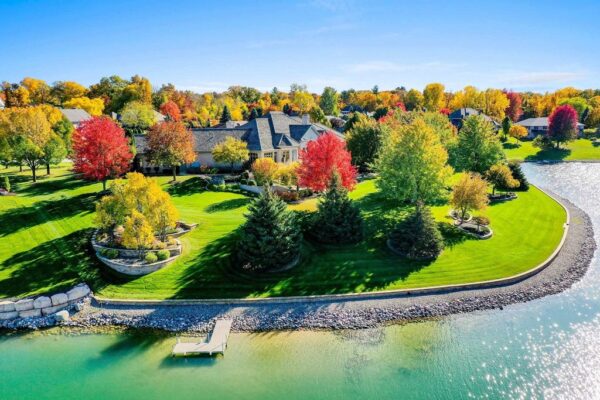 A Majestic All-Brick Hillside Ranch Mansion on 3 Lake Largo Lots ...