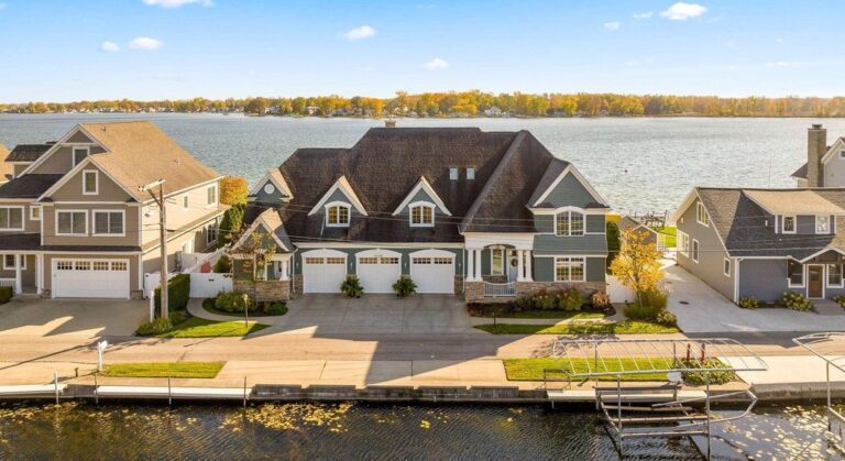 Experience the Magic of Lake Wawasee: Luxury Residence in Syracuse ...