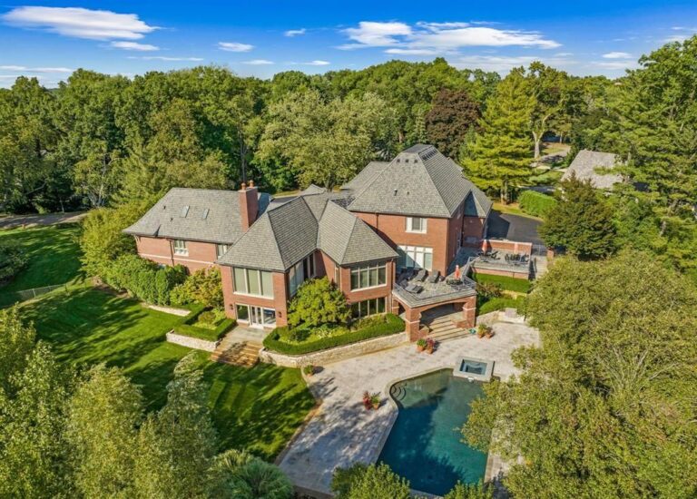 Opulence Redefined: Alexander Bogaerts' Estate in Bloomfield Hills ...
