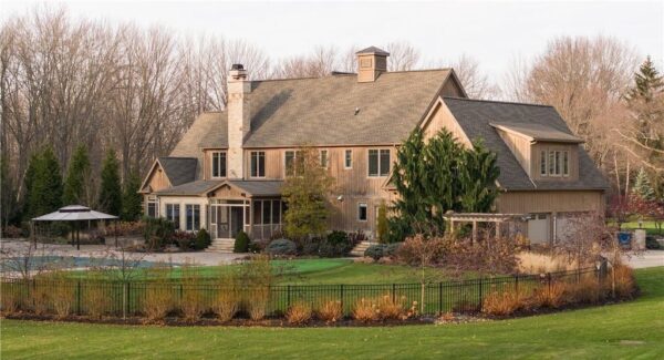 $2.1M Estate, A Serene Haven with Outdoor Opulence in Ohio
