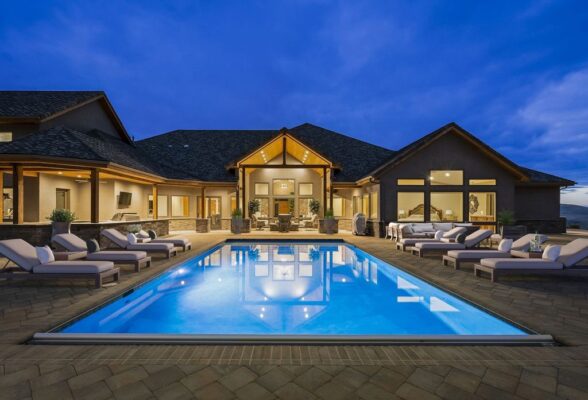 Luxury Estate on 80 Acres with 15-Car Garage and Breathtaking Views in ...