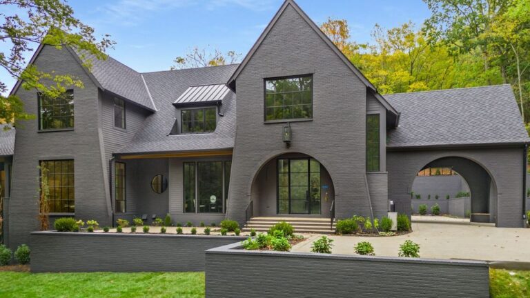 Impeccable 2 Acre Estate in the Scenic Hills of Forest Hills, Nashville ...