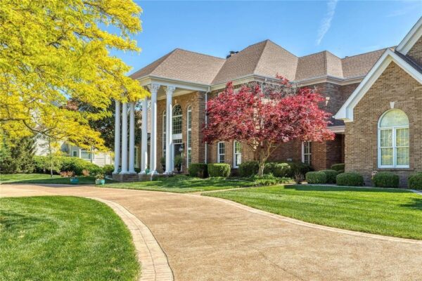John Porta-Built Georgian Colonial in St. Louis, Missouri: A Timeless ...