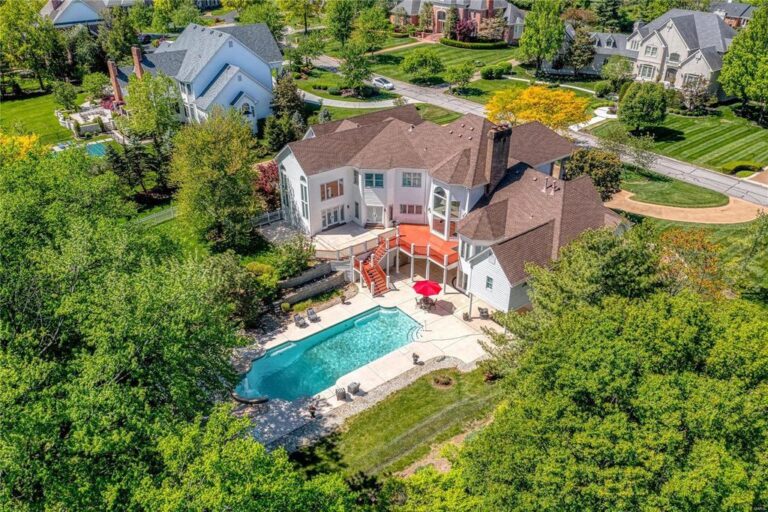 John Porta-Built Georgian Colonial in St. Louis, Missouri: A Timeless ...