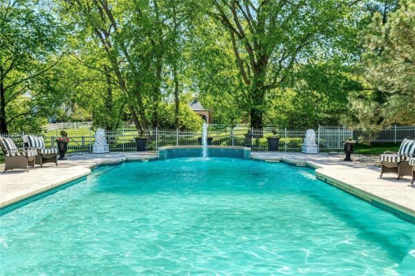 John Porta-Built Georgian Colonial in St. Louis, Missouri: A Timeless ...