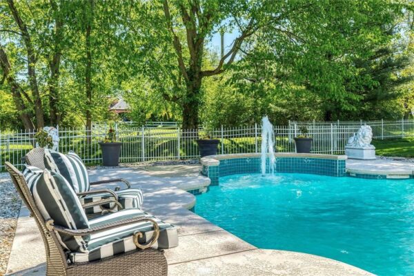 John Porta-Built Georgian Colonial in St. Louis, Missouri: A Timeless ...