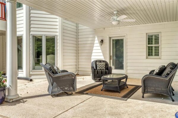 John Porta-Built Georgian Colonial in St. Louis, Missouri: A Timeless ...