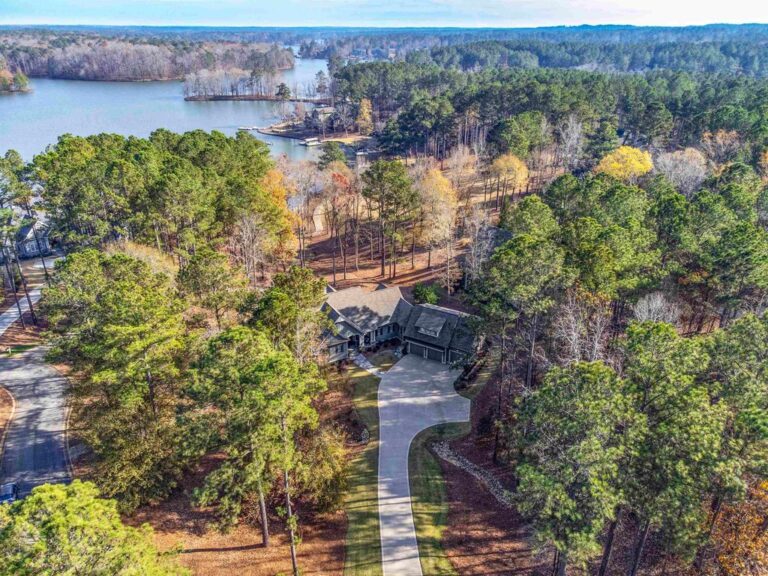 Lakefront Living: Extraordinary $2.9 Million Georgia Home with Year ...
