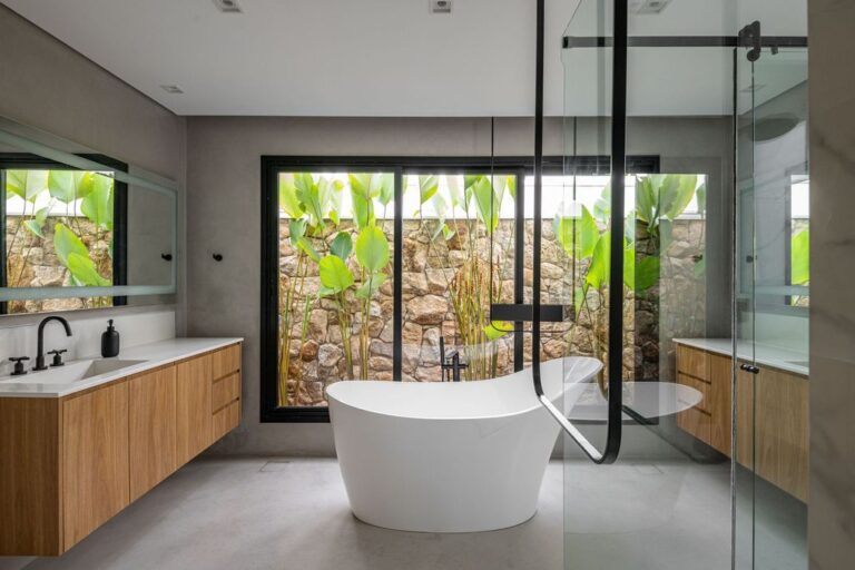 Petrus House, Minimalist Haven by Sala Squadra Arquitetura & Interiores