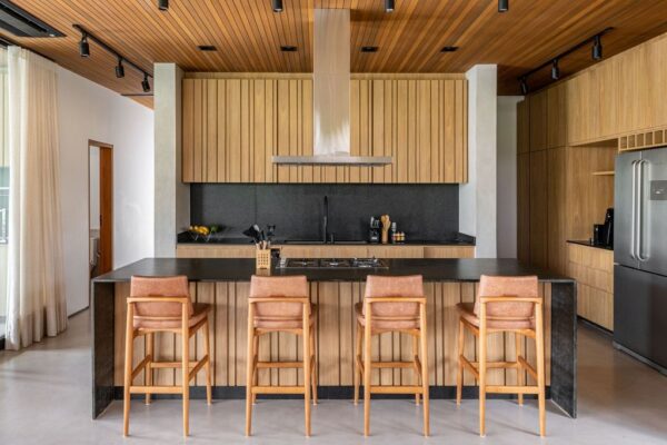 Petrus House, Minimalist Haven by Sala Squadra Arquitetura & Interiores