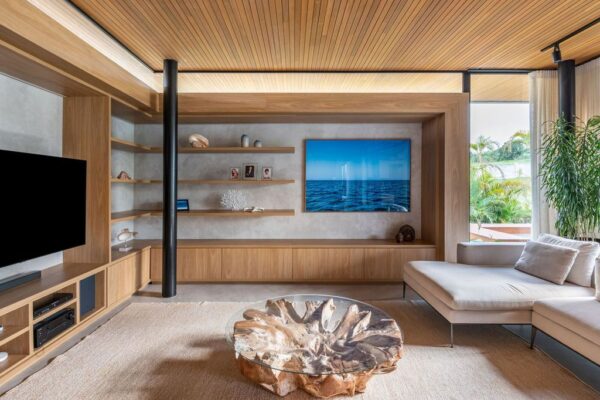 Petrus House, Minimalist Haven by Sala Squadra Arquitetura & Interiores