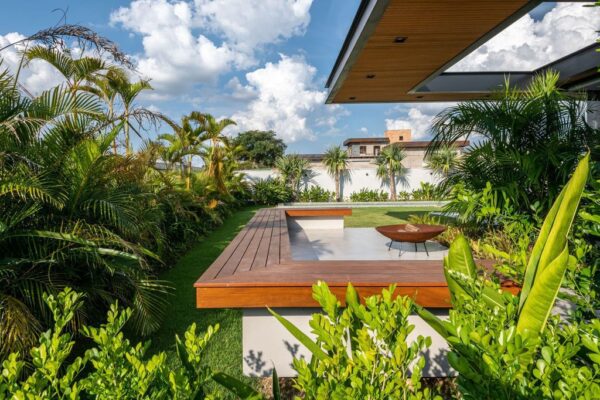 Petrus House, Minimalist Haven by Sala Squadra Arquitetura & Interiores